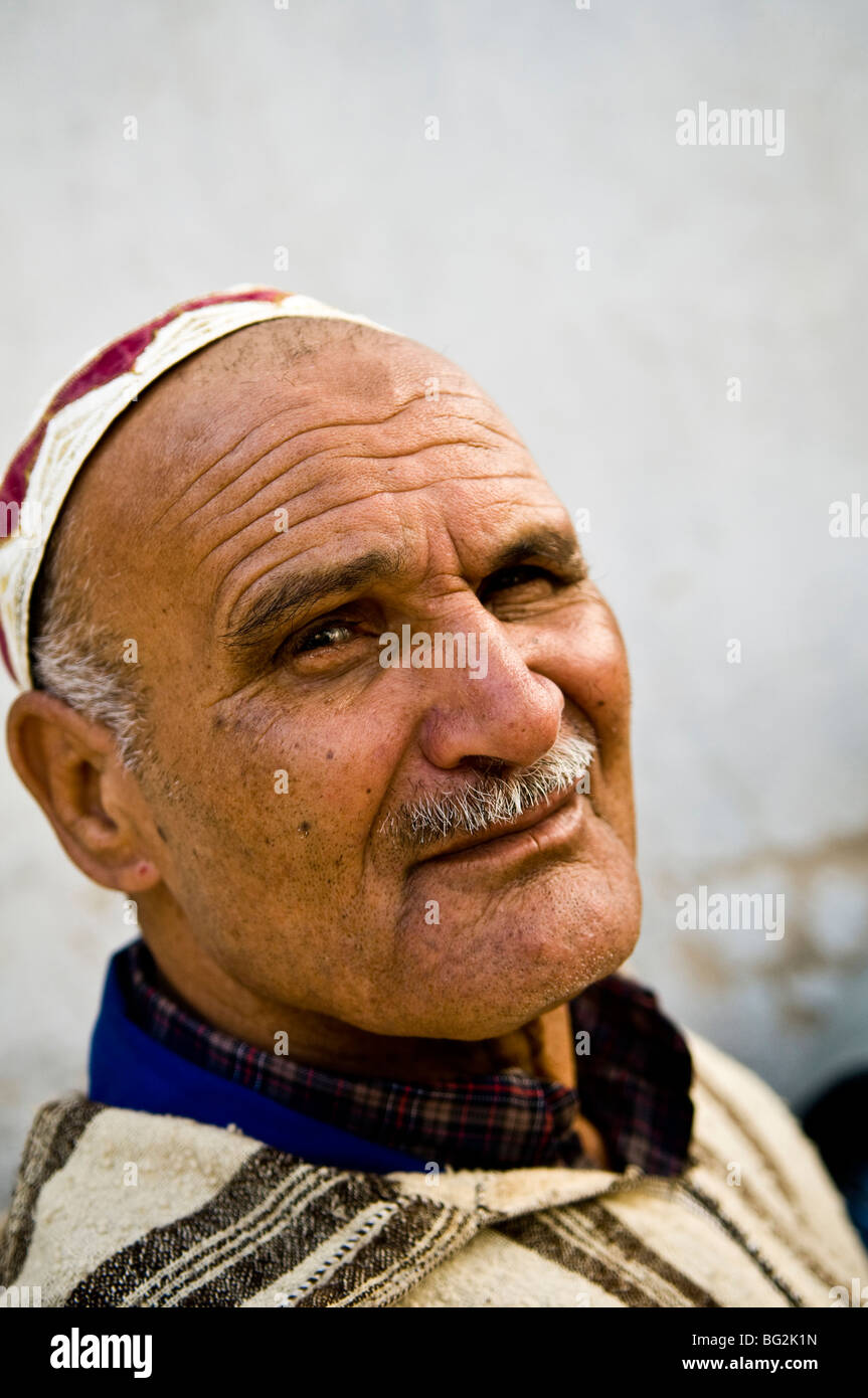 Moroccan jalaba hi-res stock photography and images - Alamy