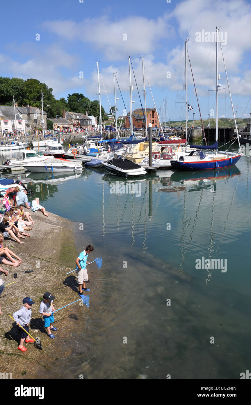 Padstow harbour fishing boat hi-res stock photography and images - Alamy