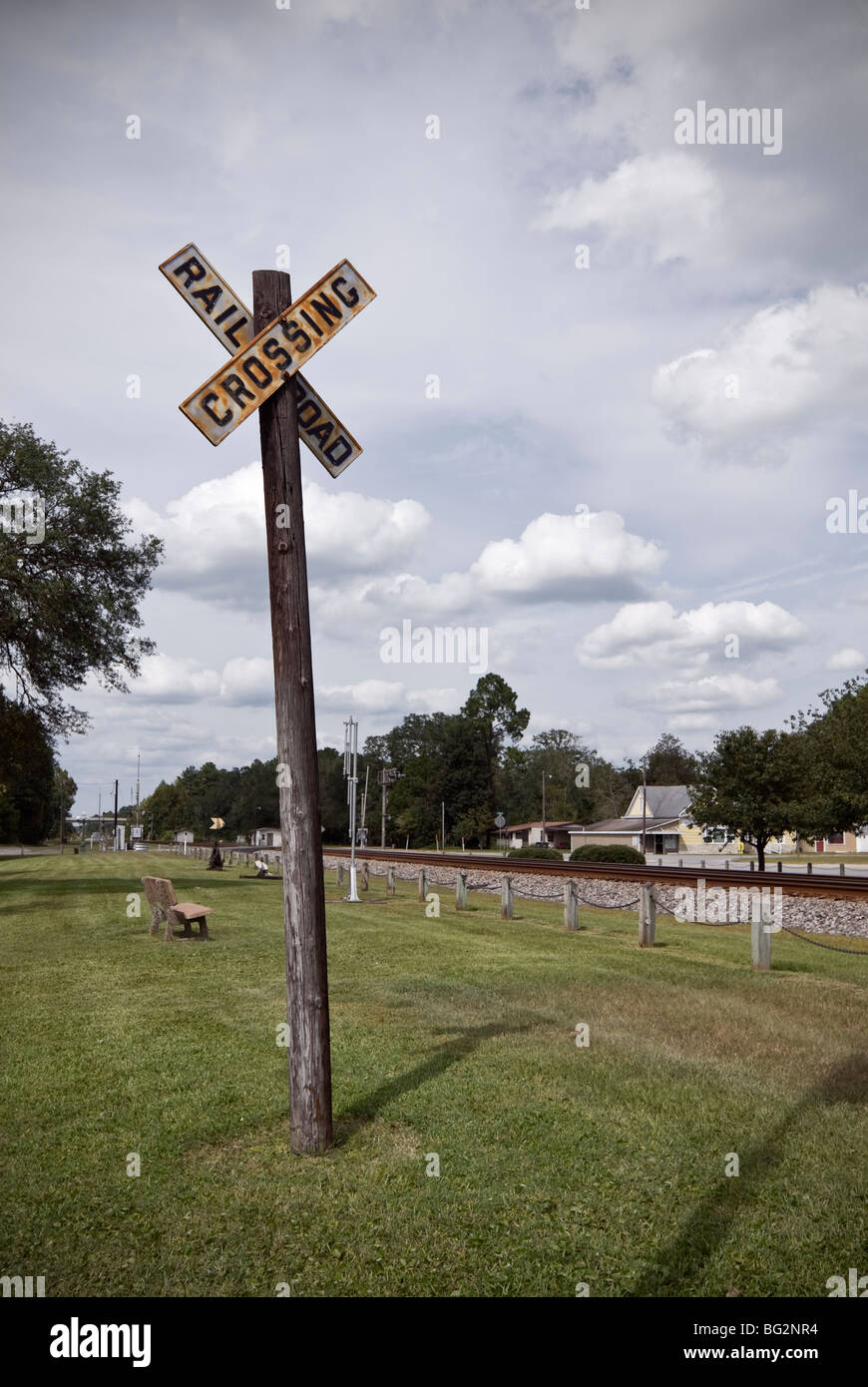 Railroad crossing sign hi-res stock photography and images - Alamy