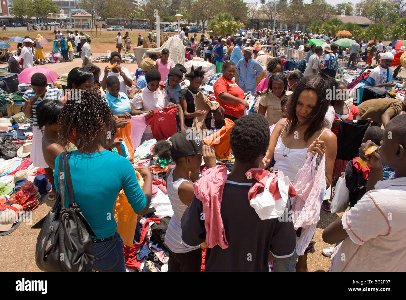 Zimbabwe market hi-res stock photography and images - Alamy