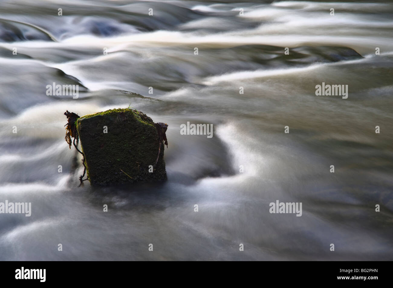 Water flowing backlit hi-res stock photography and images - Alamy