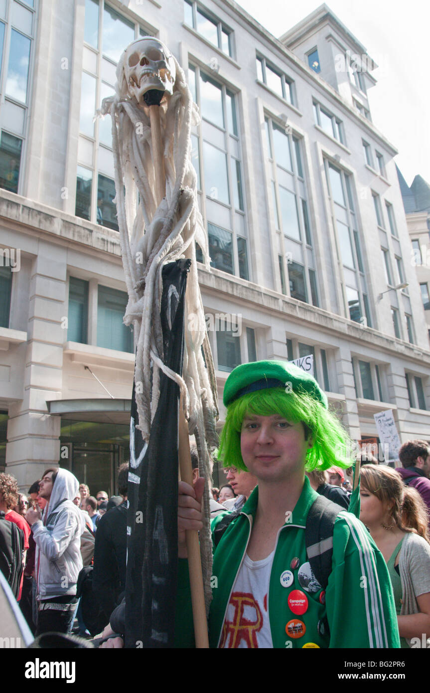 G20 Meltdown 'carnival against capitalism', 4 marches led by 'Horsefolk ...