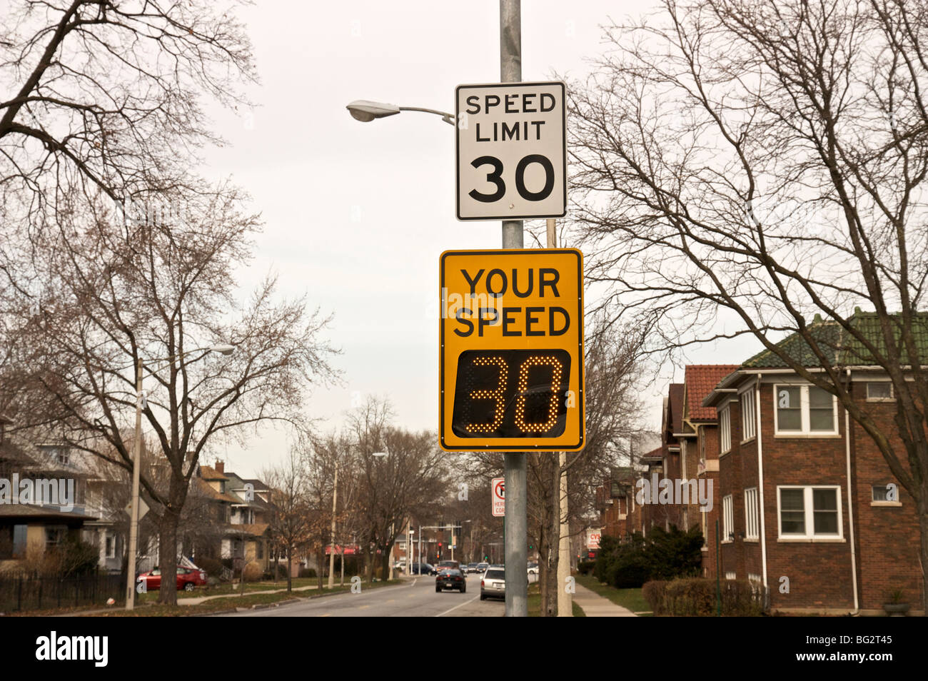 Radar controlled speed limit sign Stock Photo - Alamy