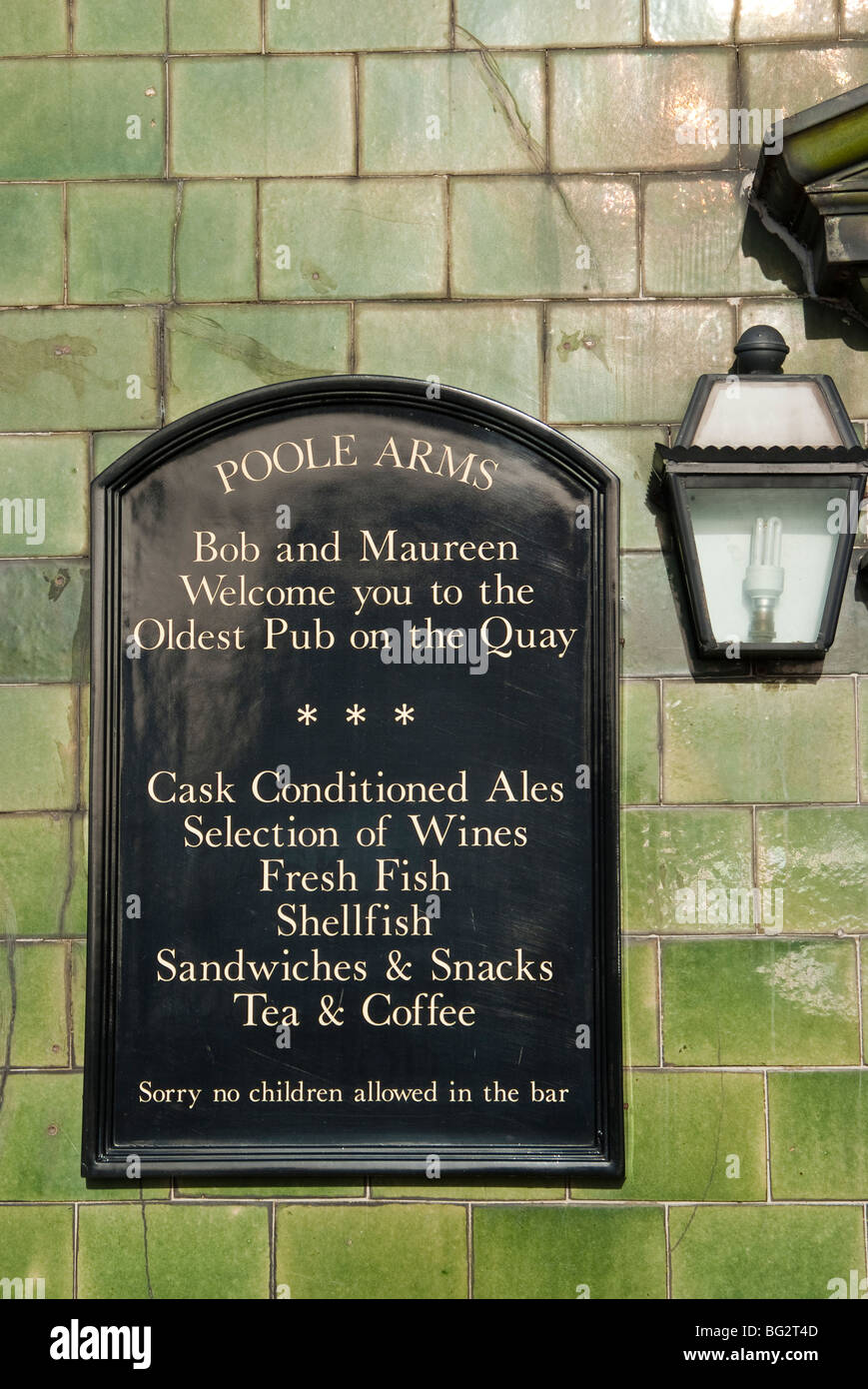 Poole Arms, an historic public house on the quayside in Poole, Dorset ...