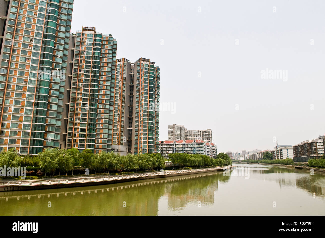 New residential high rises hi-res stock photography and images - Alamy