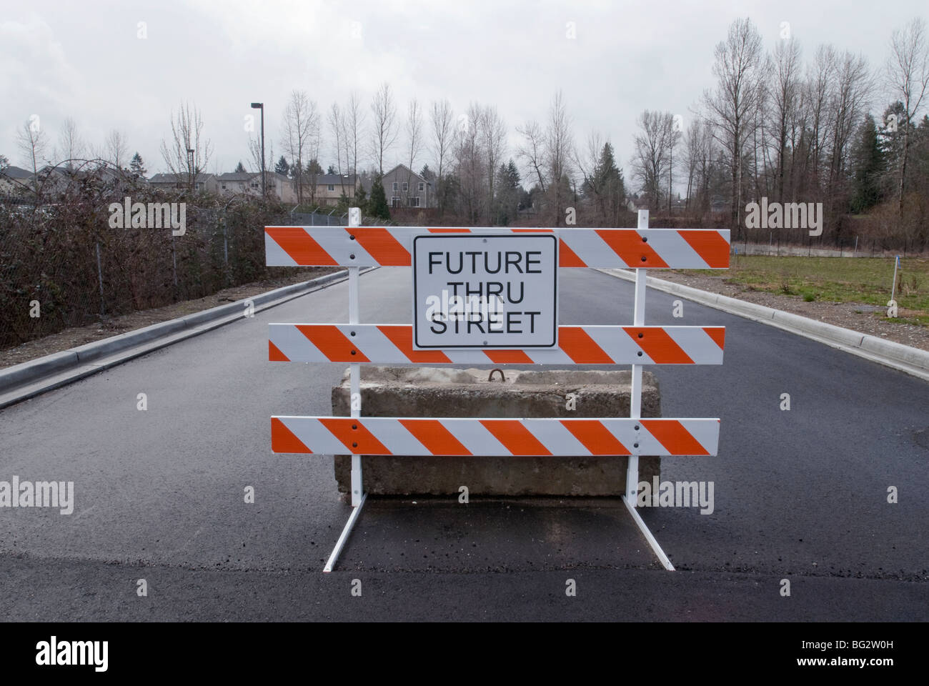 Thru street hi-res stock photography and images - Alamy