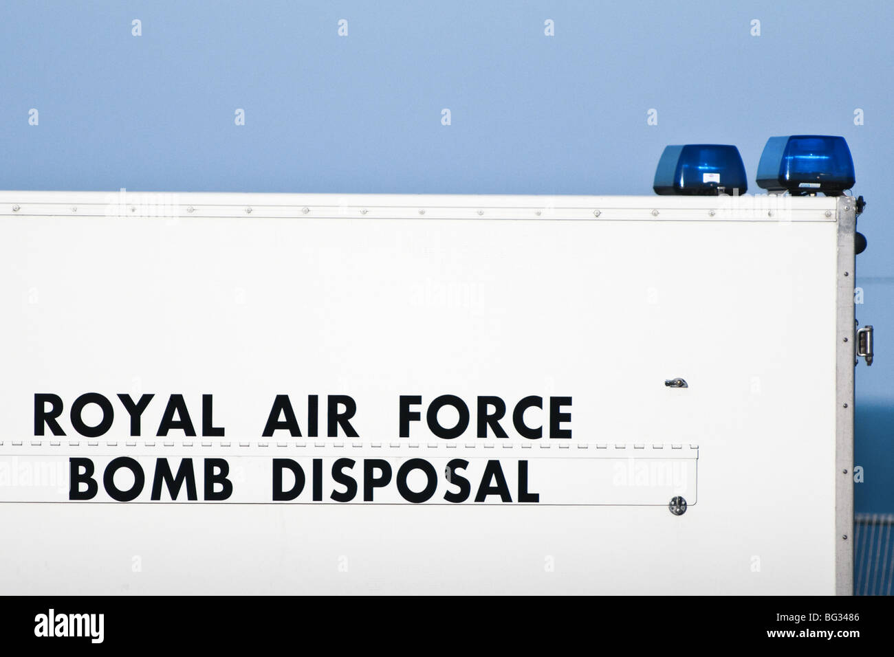 Bomb disposal unit hi-res stock photography and images - Alamy