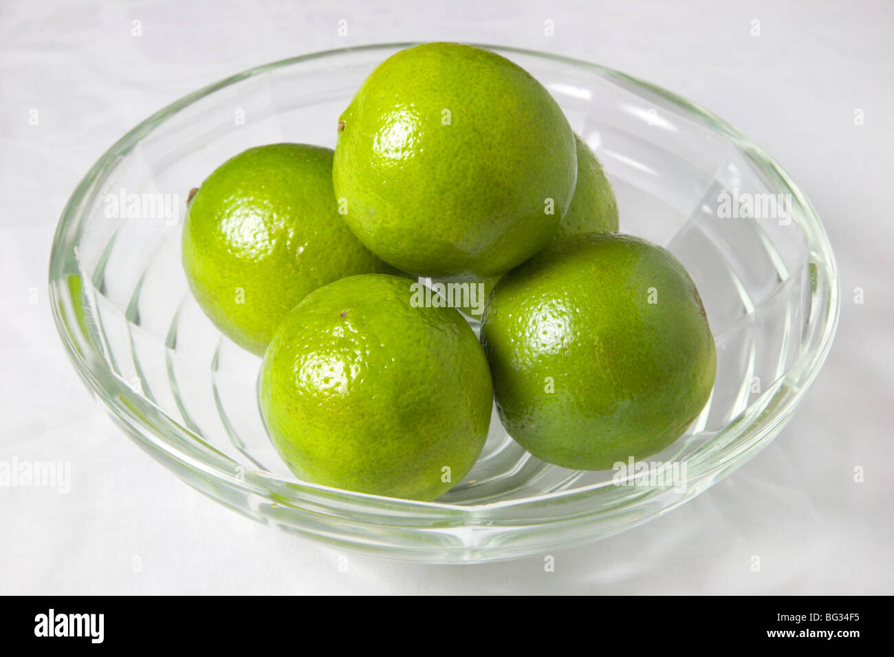 Five limes in a bowl hi-res stock photography and images - Alamy