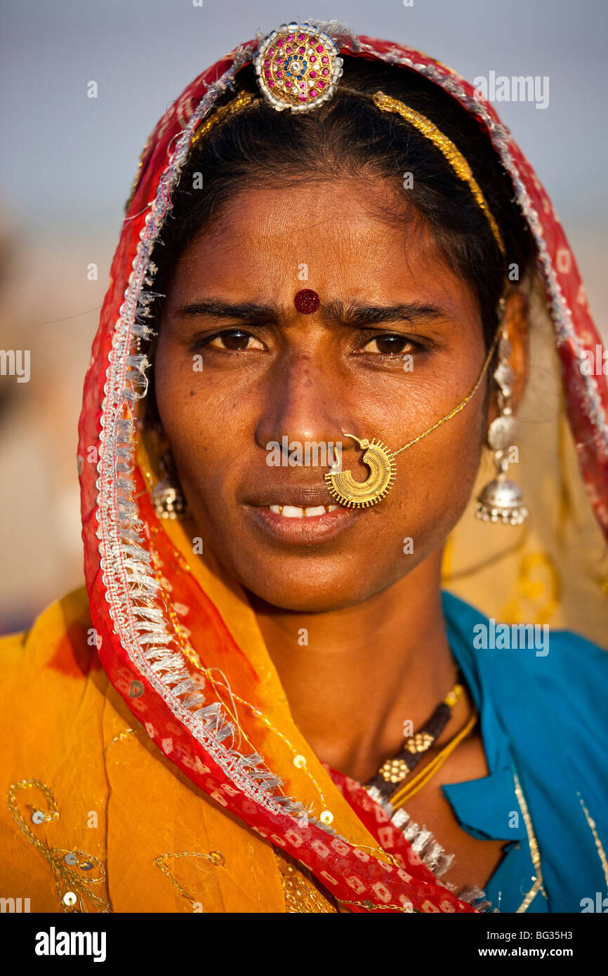 Veiled rajput woman hi-res stock photography and images - Alamy