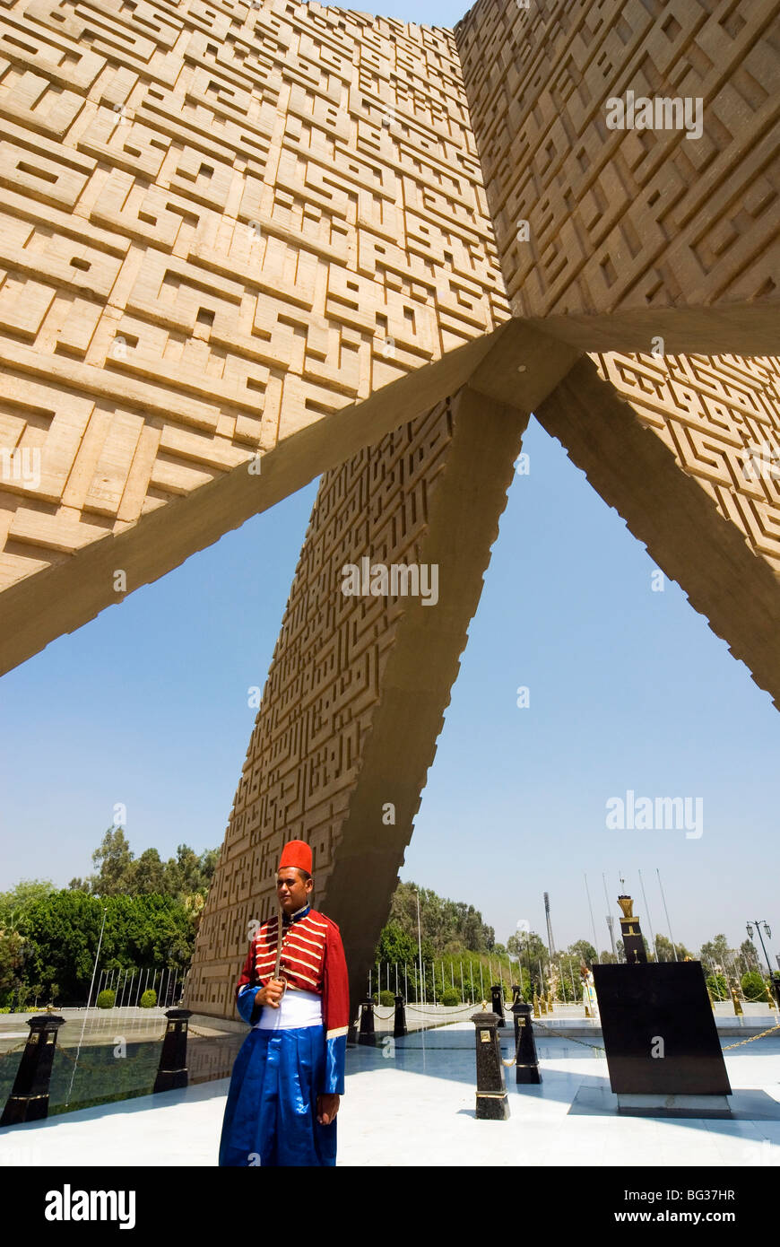 Unknown Soldier Memorial and Anwar Sadat Tomb, Nasser City, Cairo ...