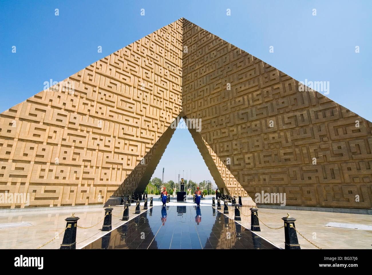 Unknown Soldier Memorial and Anwar Sadat Tomb, Nasser City, Cairo ...