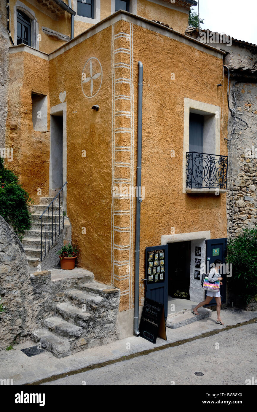 Ochre painted house hi-res stock photography and images - Alamy