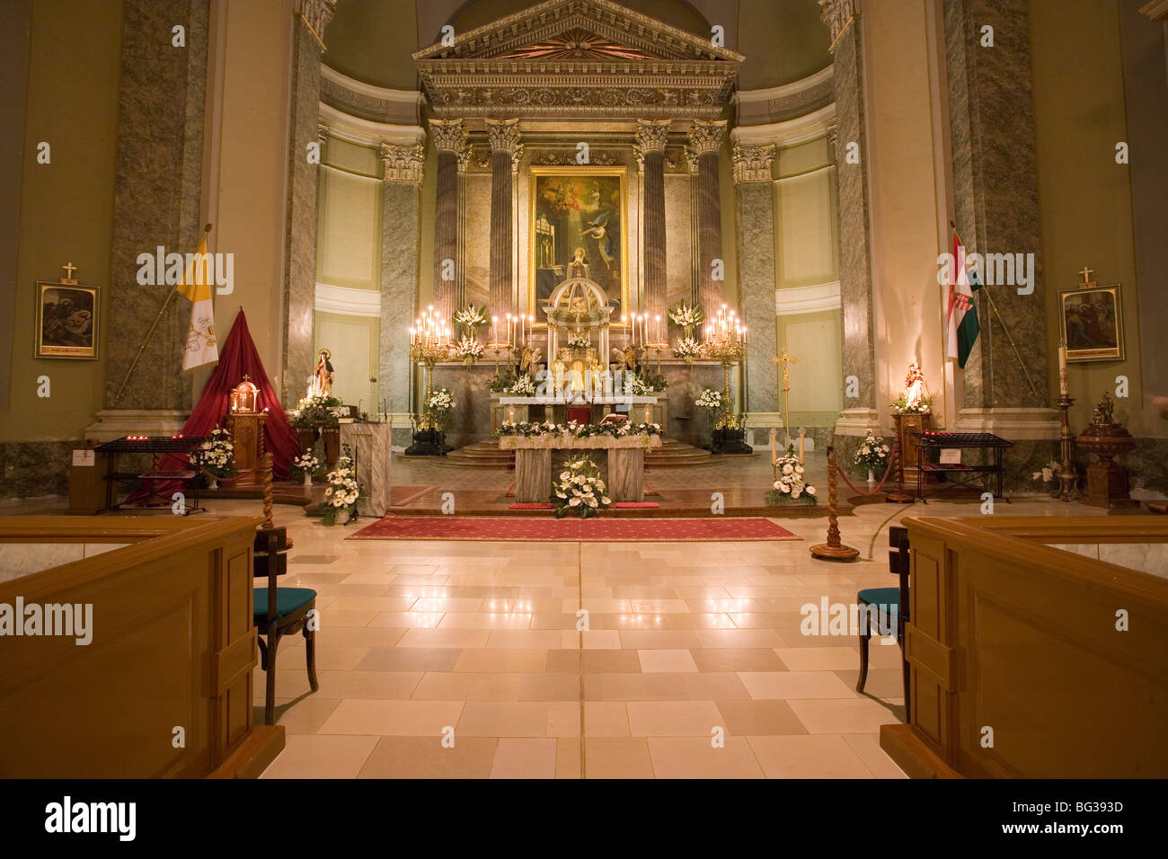 Interior of a catholic church Stock Photo - Alamy
