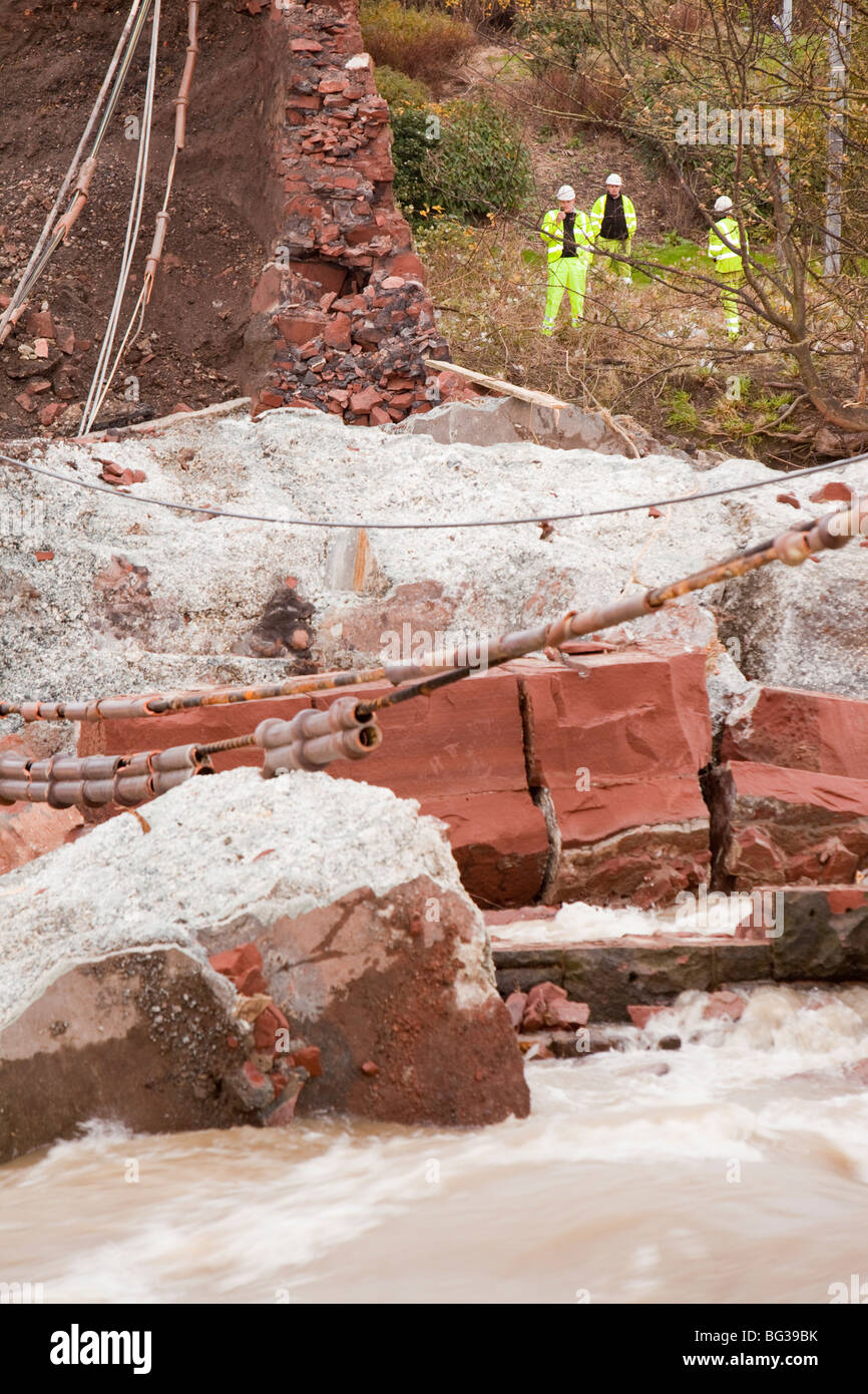 Bridge collapse uk hi-res stock photography and images - Alamy
