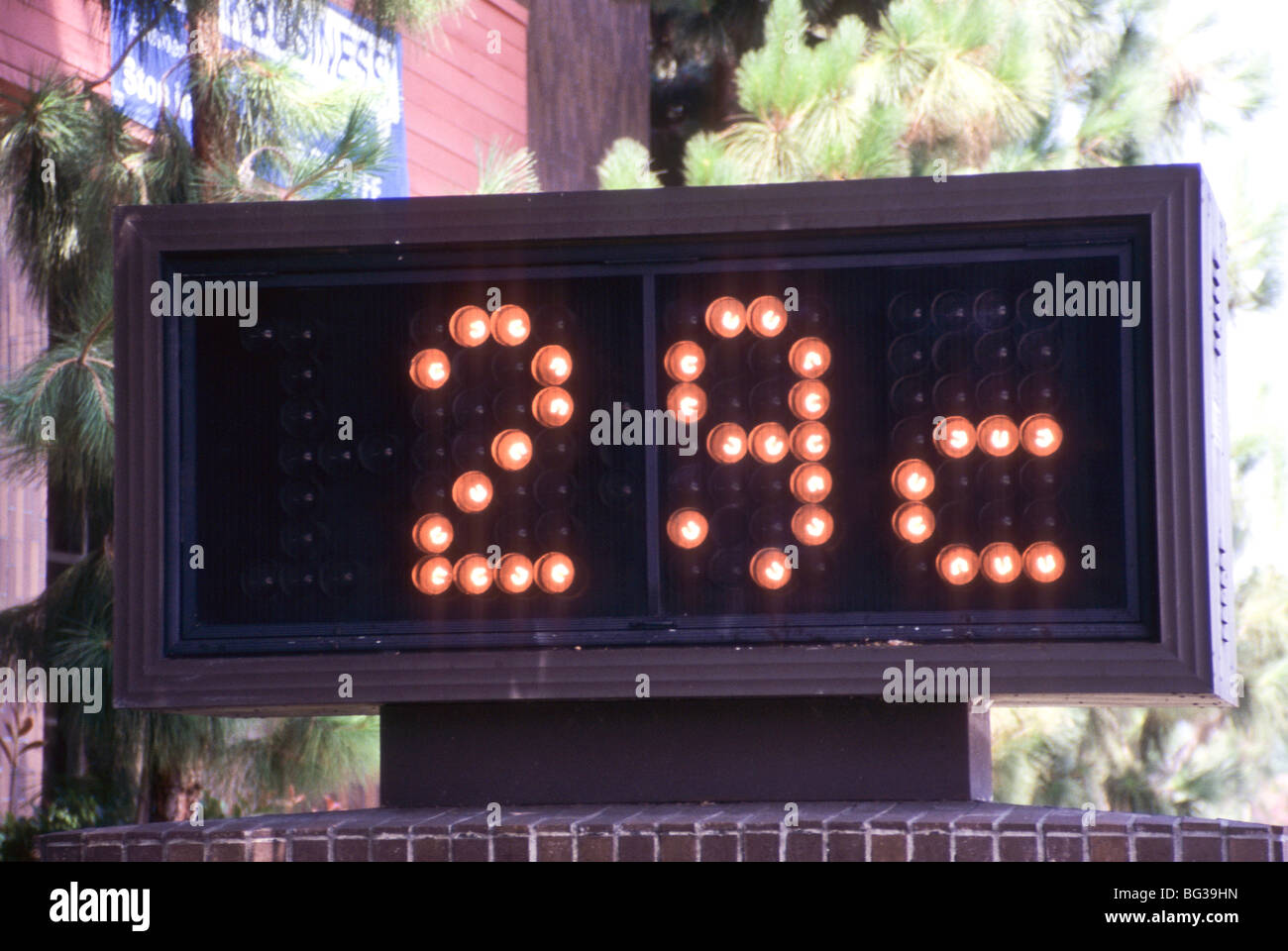 Celsius ad attention service building read measure weather centegrade ...