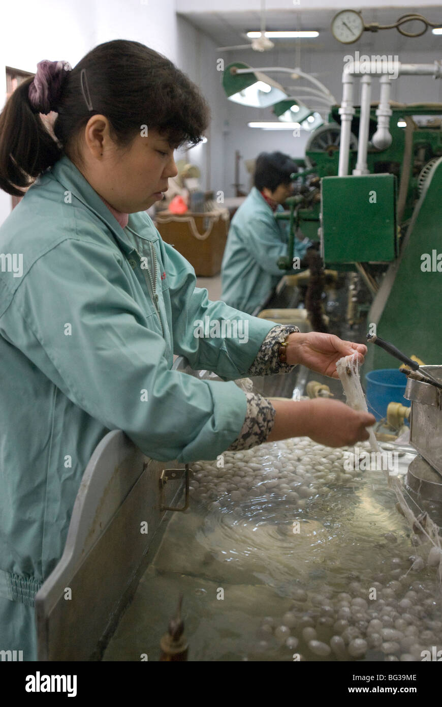 Chinese silk factory hi-res stock photography and images - Alamy
