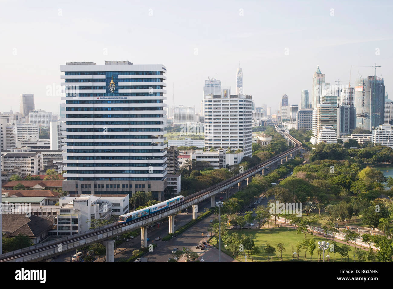 Lumpini park hi-res stock photography and images - Alamy