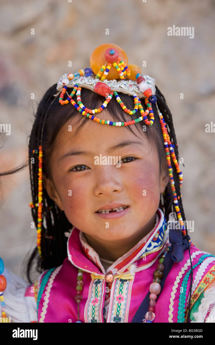 Girl of the Naxi minority people, Shangri-La, formerly Zhongdian ...