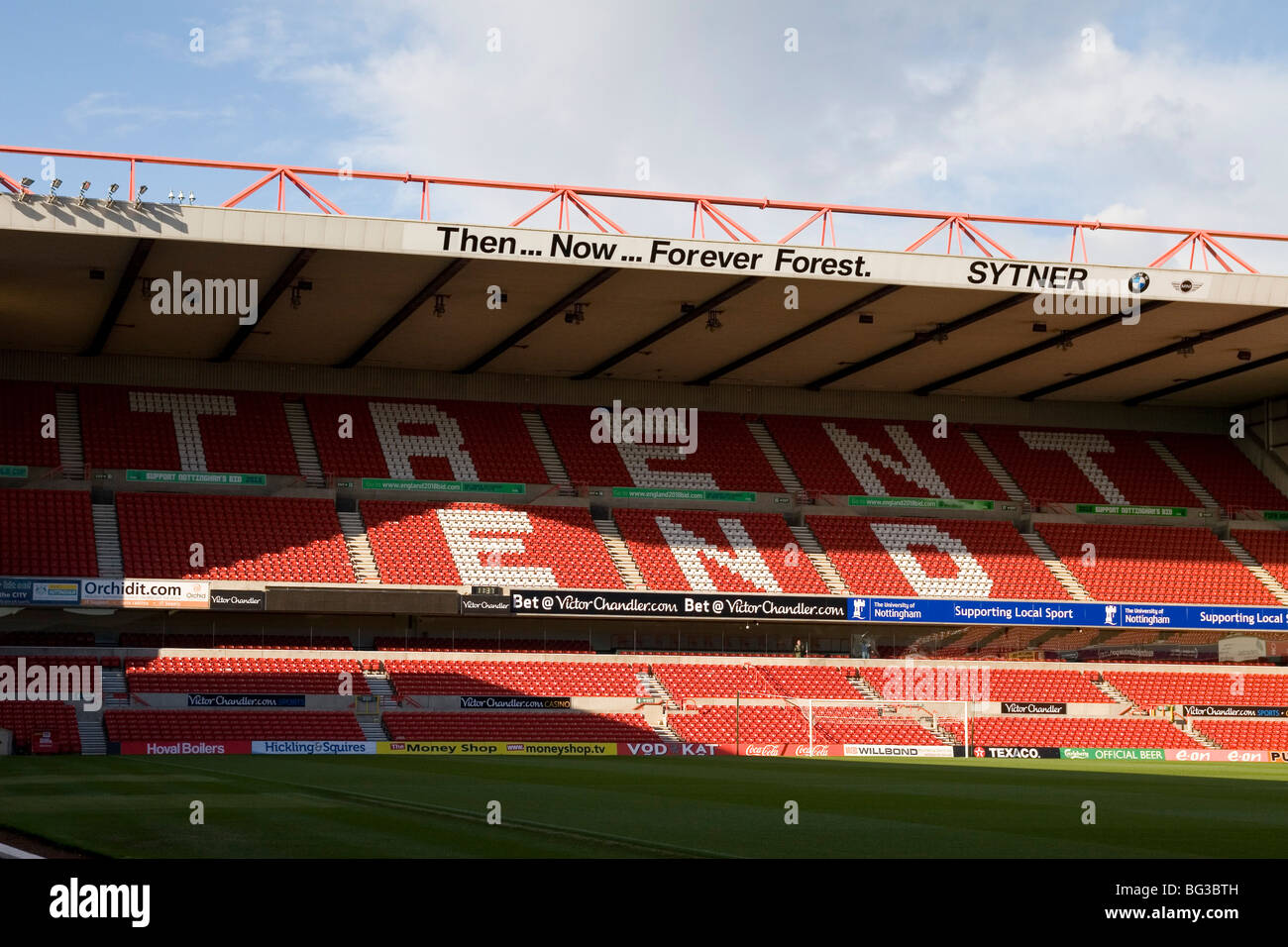 Nottingham forrest football club stadium hi-res stock photography and ...