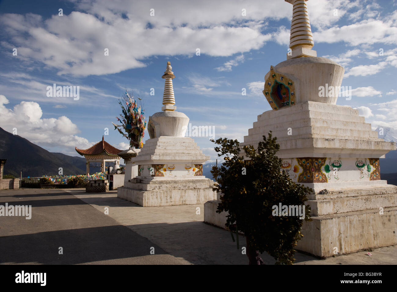Buddhist stupas en route to the Tibetan border, Deqin, Shangri-La ...