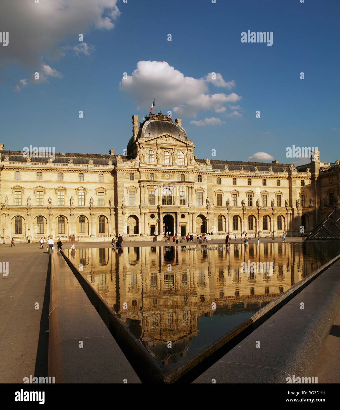 Louvre copy hi-res stock photography and images - Alamy