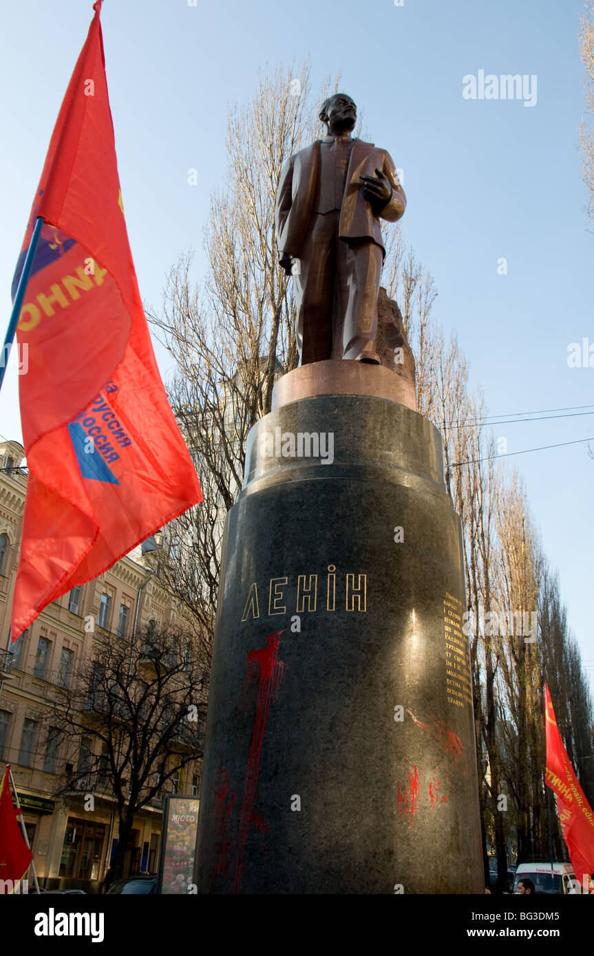 Statue vladimir kiev hi-res stock photography and images - Alamy