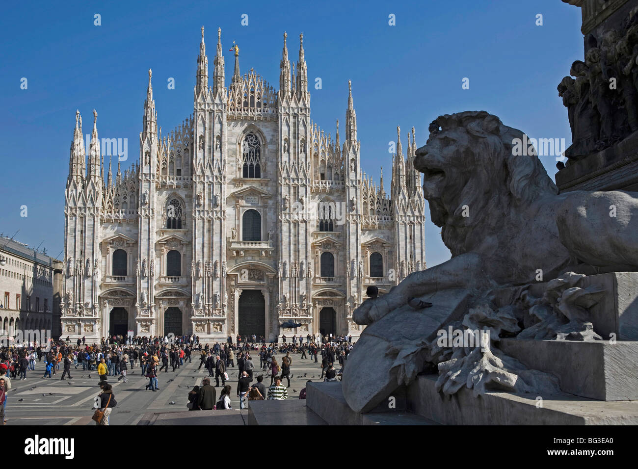 Spire of milan cathedral hi-res stock photography and images - Alamy