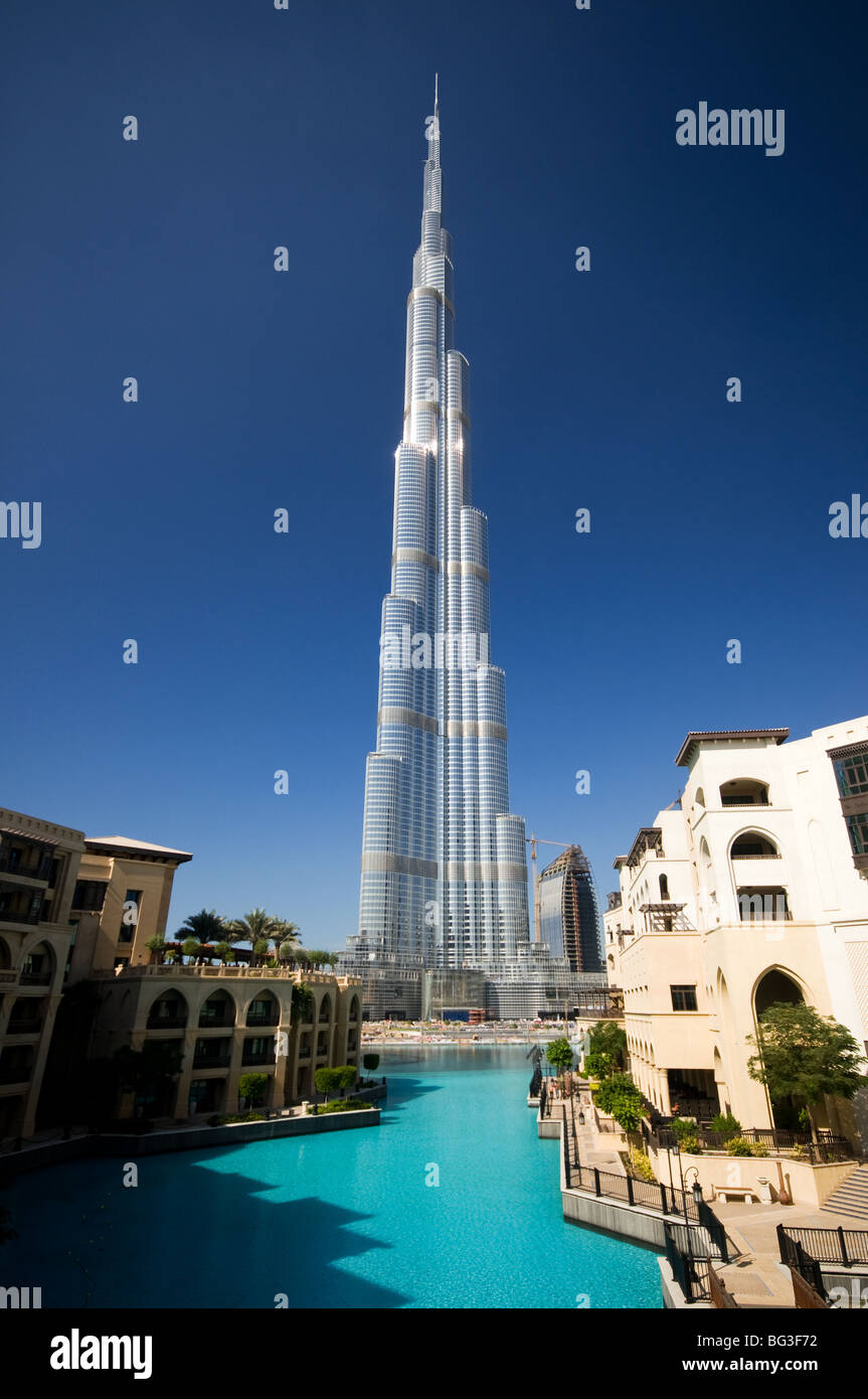 Burj Dubai - the worlds tallest skyscraper Stock Photo - Alamy