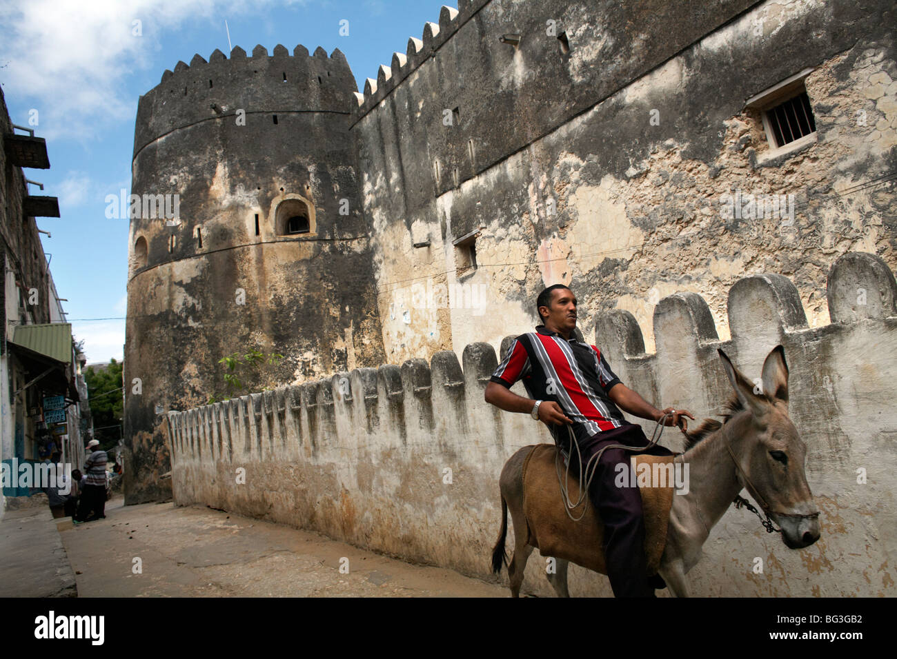 The narrow streets around Lamu Fort, Lamu, Kenya, East Africa, Africa ...