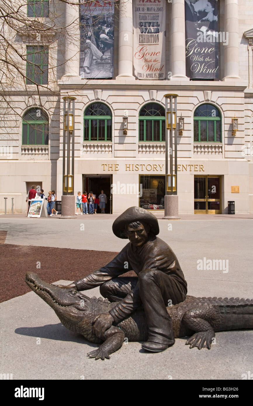 Alligator Statue Stock Photos & Alligator Statue Stock Images - Alamy