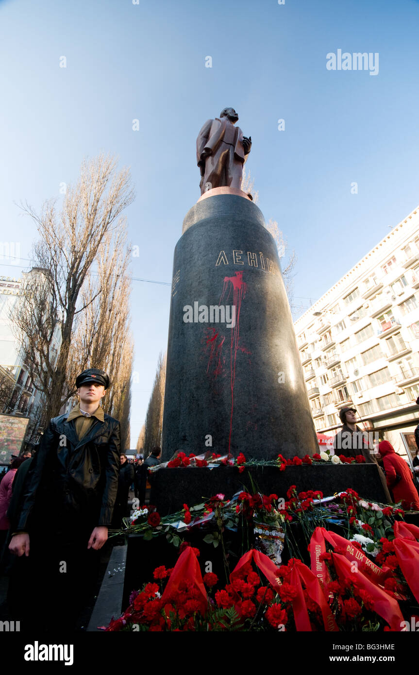 Statue vladimir kiev hi-res stock photography and images - Alamy