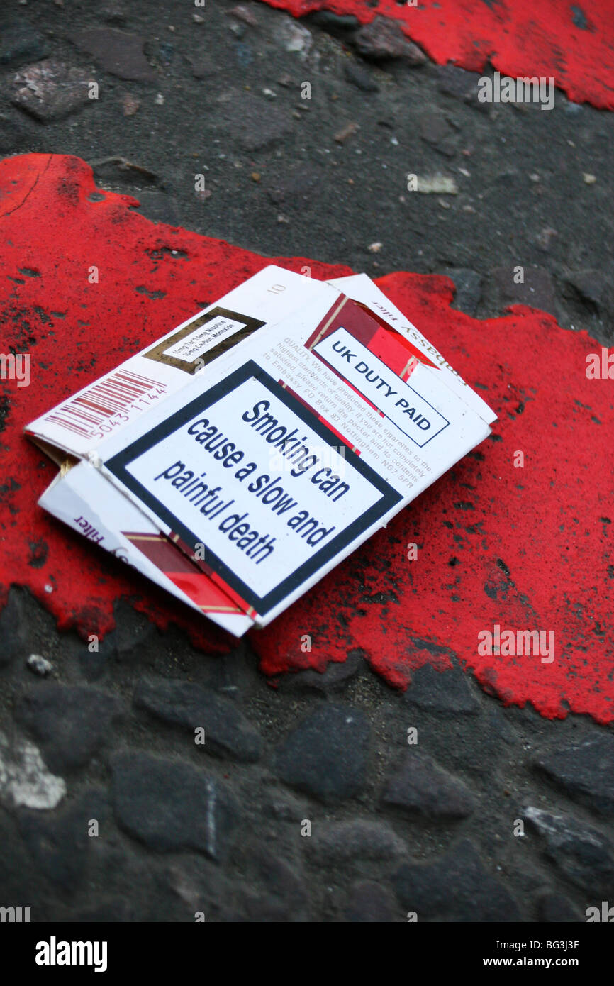 Embassy cigarettes hi-res stock photography and images - Alamy