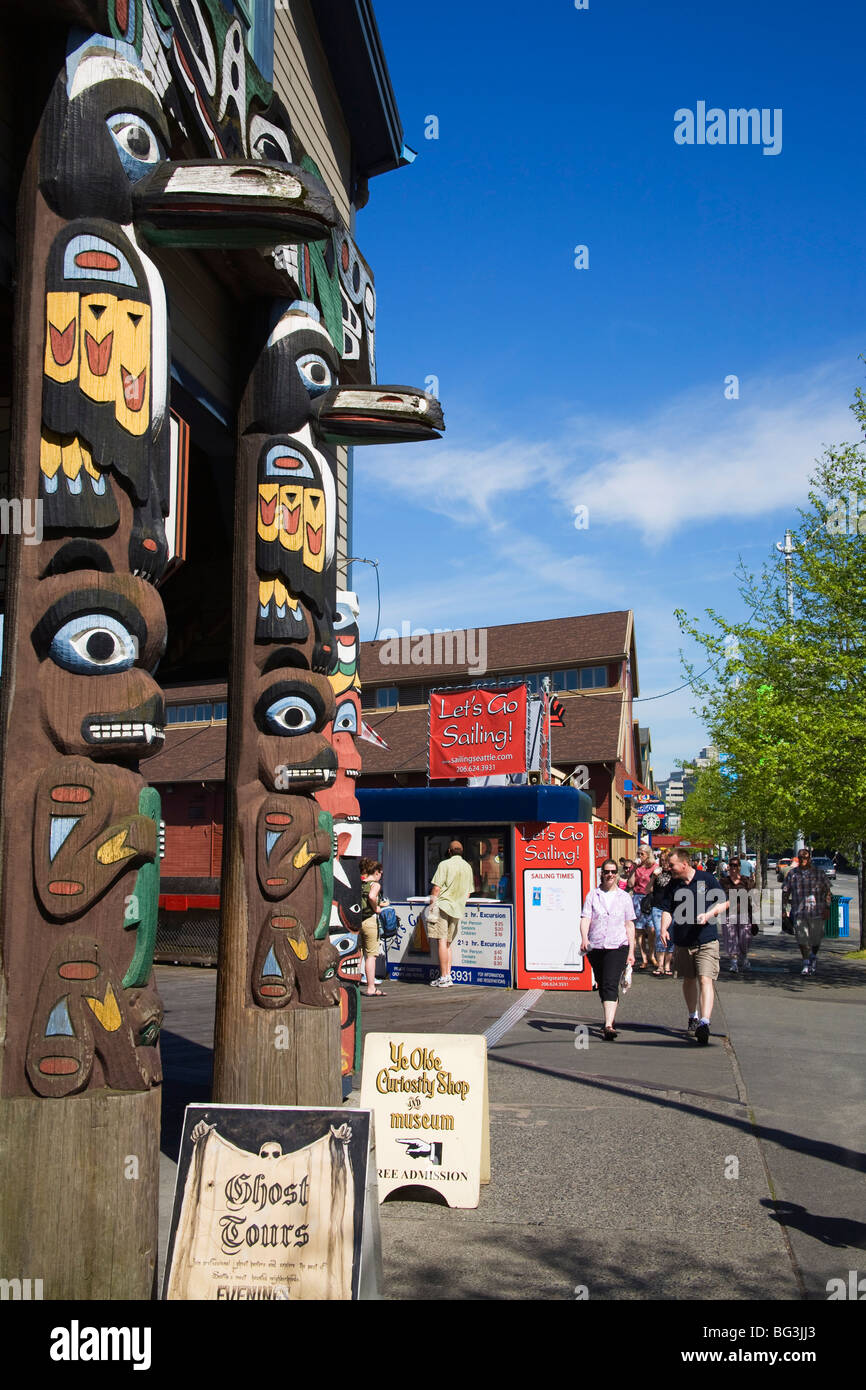 Totem pole on store, Pier 54, Seattle, Washington State, United States ...