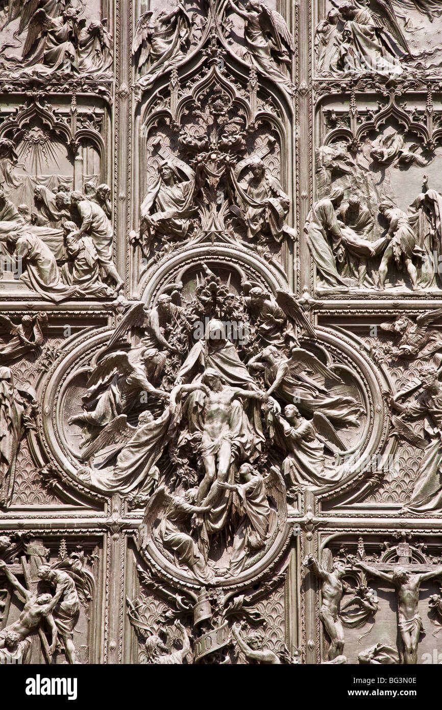 Main doors of milan hi-res stock photography and images - Alamy