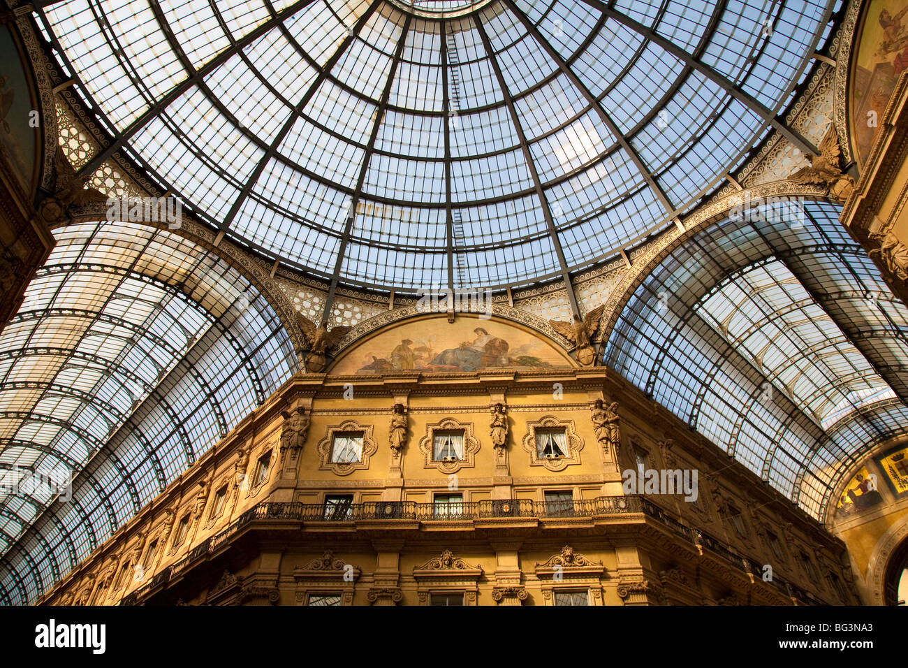 Glass roofed arcade hi-res stock photography and images - Alamy