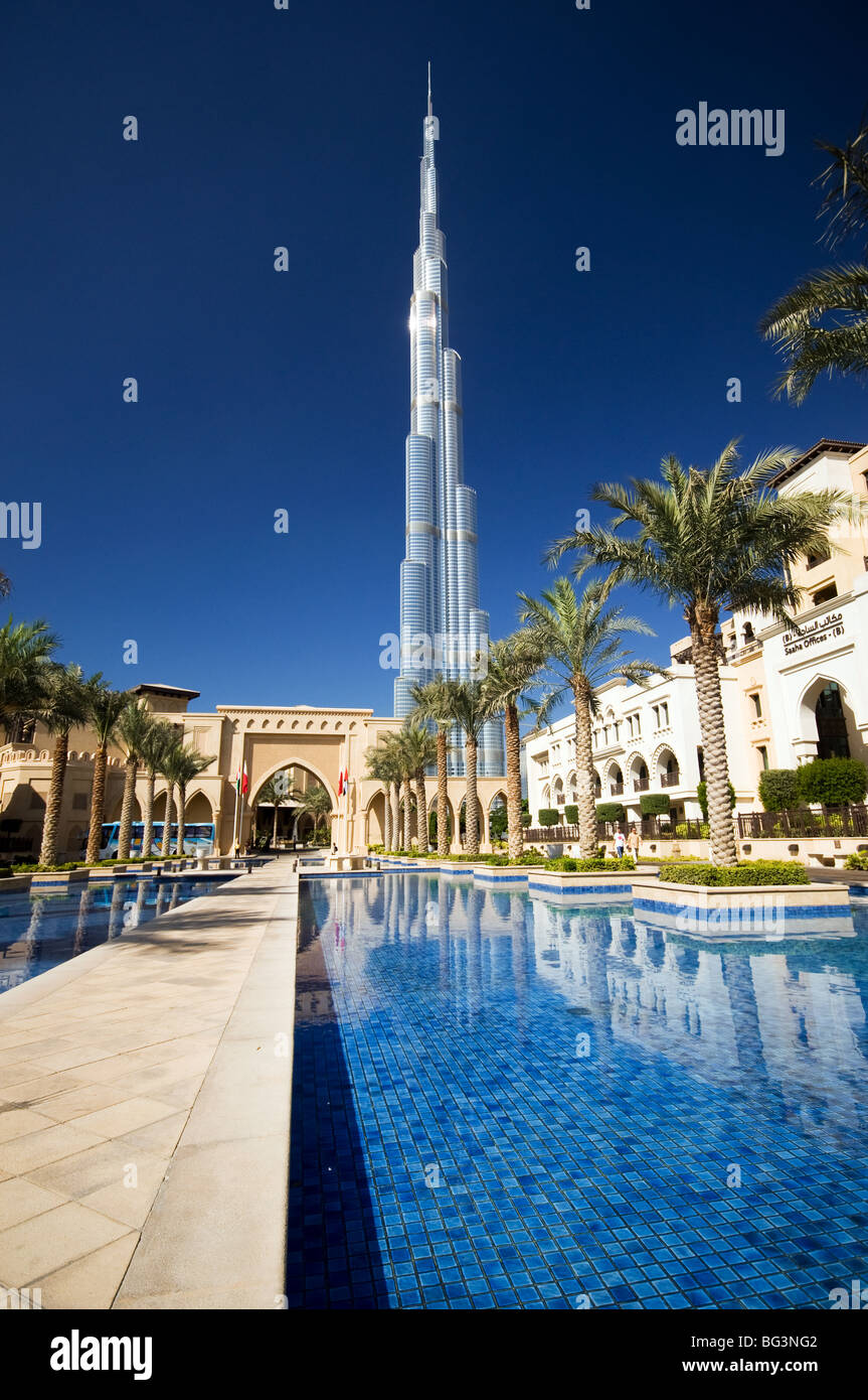 Burj Dubai - the worlds tallest skyscraper Stock Photo - Alamy