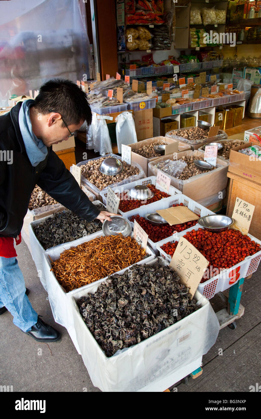 Asian store in canada hi-res stock photography and images - Alamy