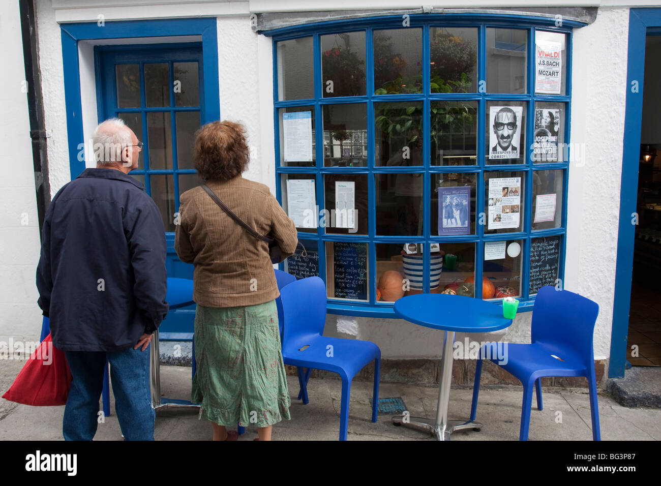 Cafe front St Ives, North Cornwall, South West England Stock Photo - Alamy
