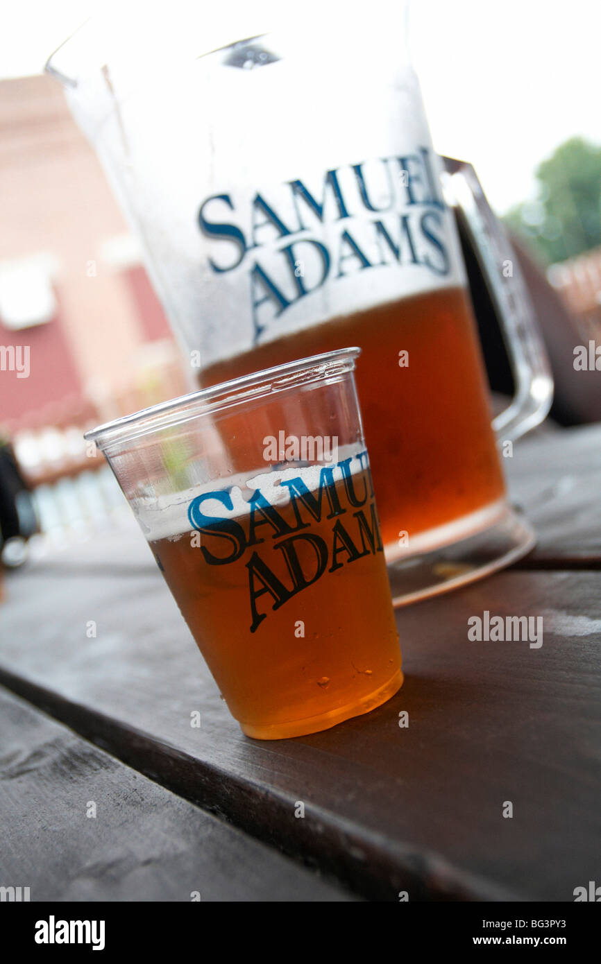 Samuel adams beer hi-res stock photography and images - Alamy