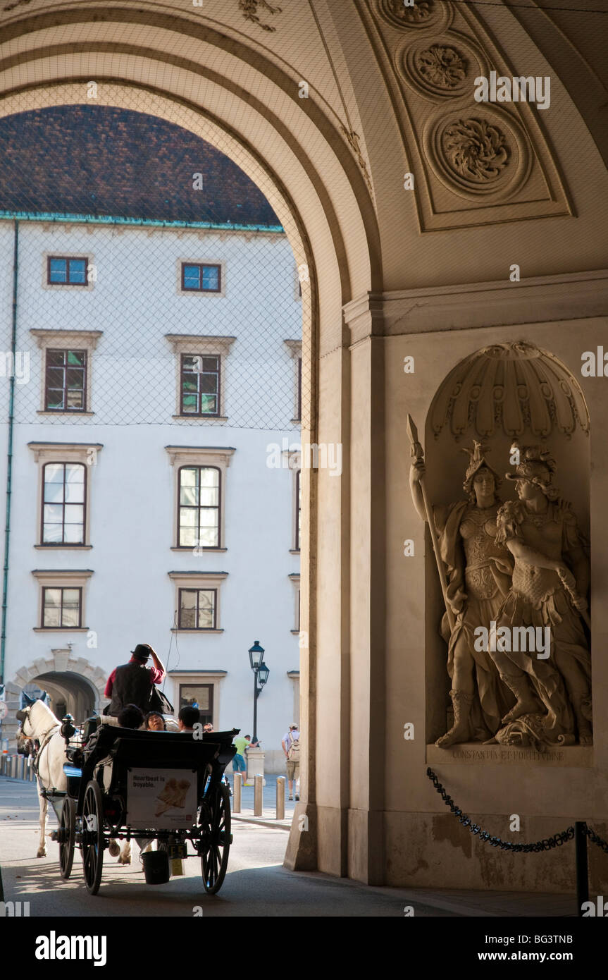 Fiaker hofburg wien österreich fiaker hi-res stock photography and ...