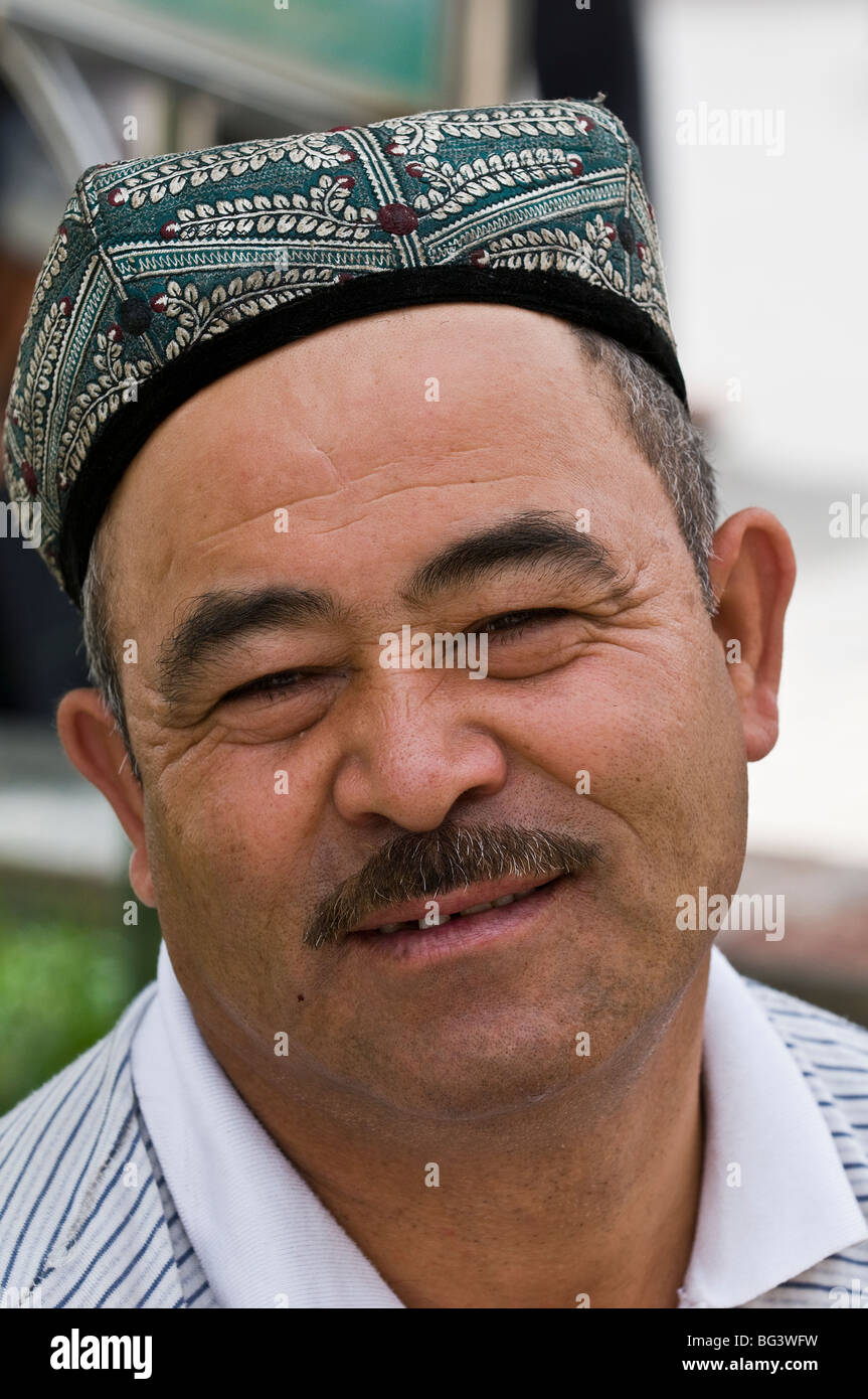 China kashgar man uyghur beard hi-res stock photography and images - Alamy