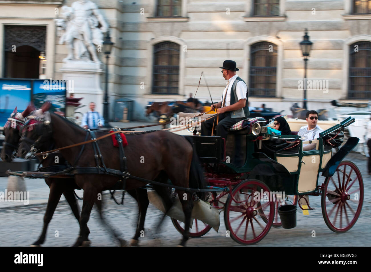 Wien carriage horse hi-res stock photography and images - Alamy