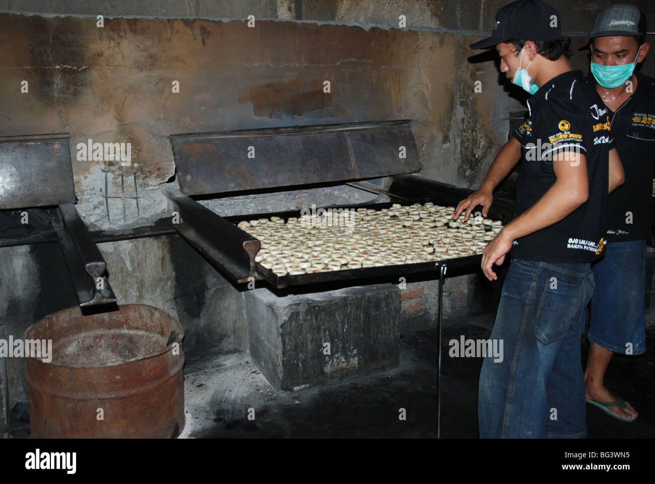 Indonesian Food processing Stock Photo - Alamy