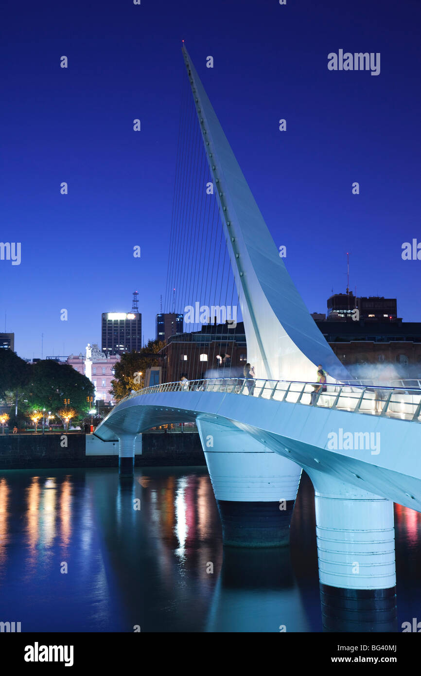 Puente de la mujer bridge hi-res stock photography and images - Alamy