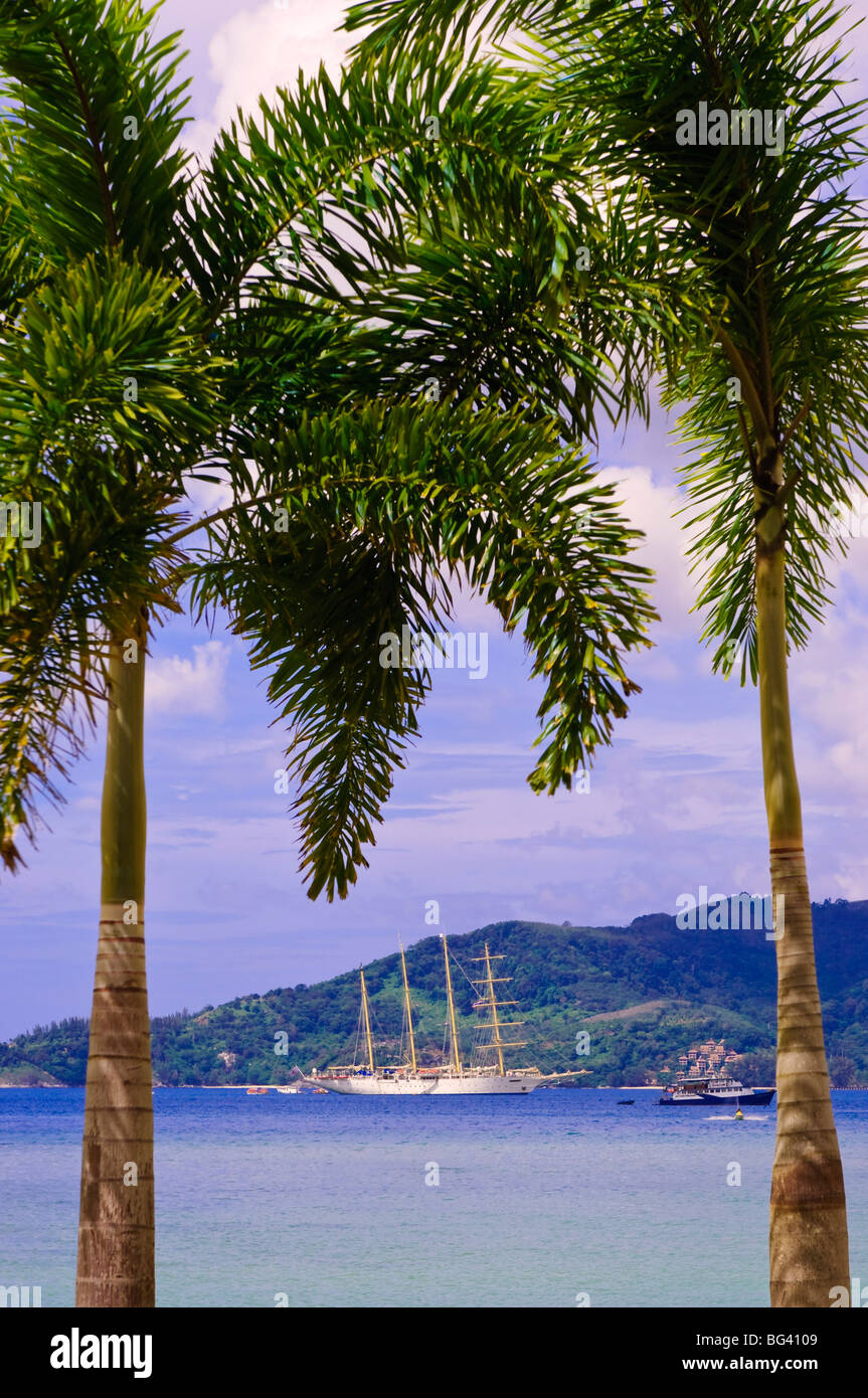 Southeast asia ship hi-res stock photography and images - Alamy