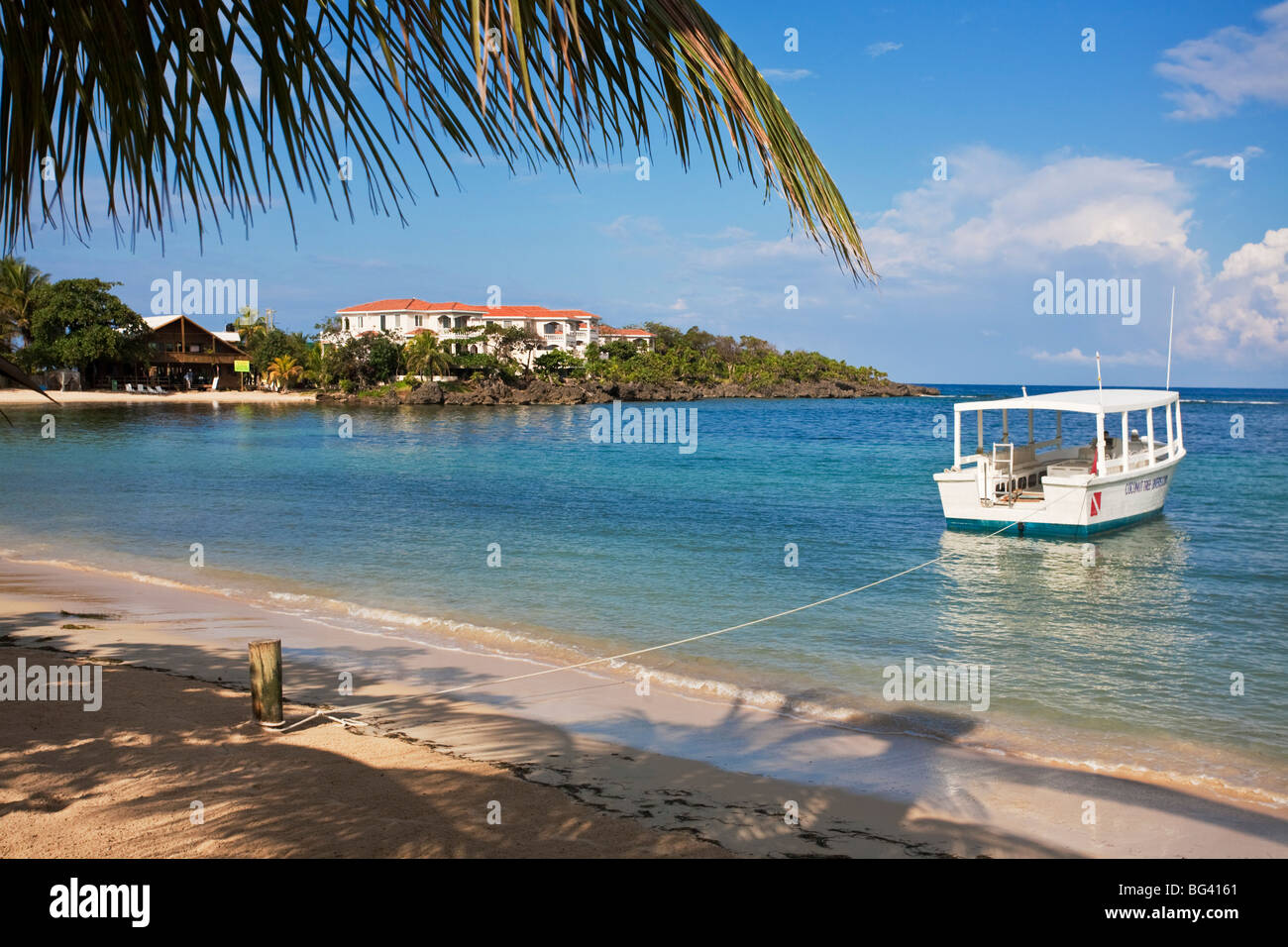 Honduras, Bay Islands, Roatan, Half Moon Bay Stock Photo - Alamy
