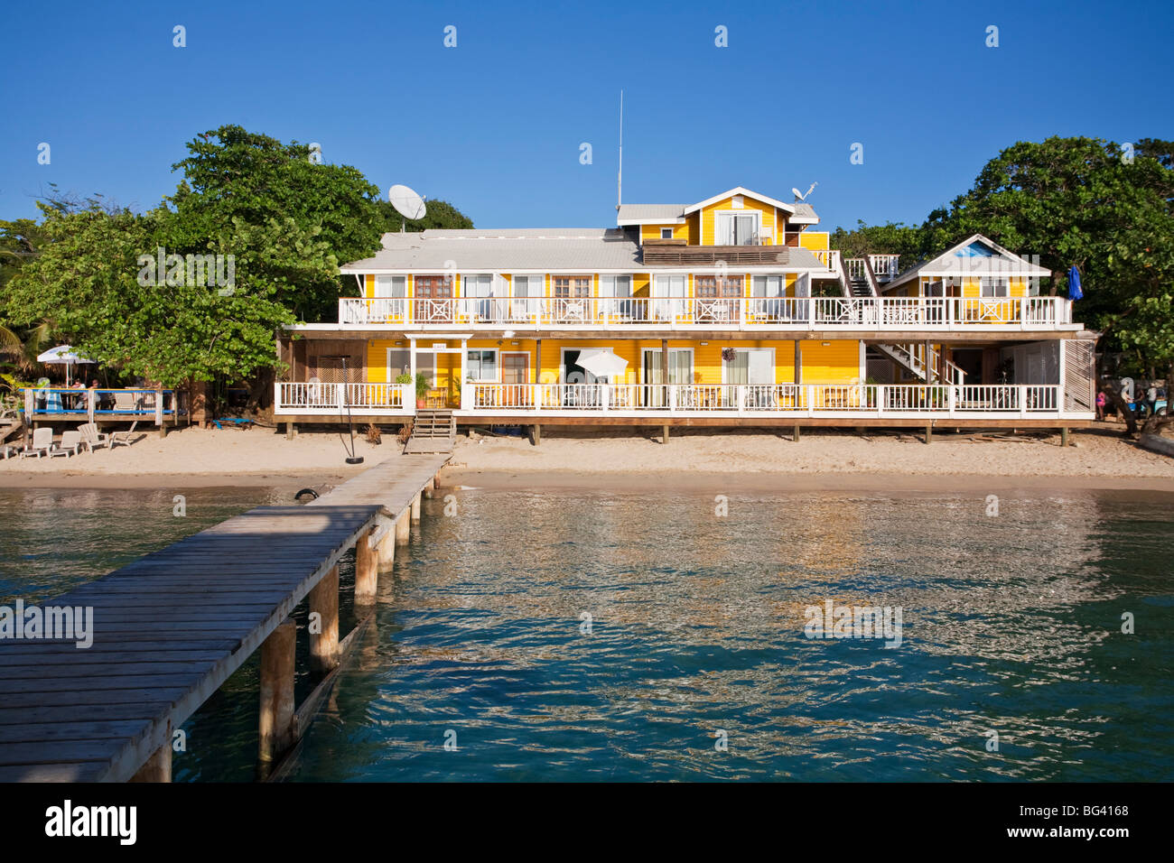 Honduras, Bay Islands, Roatan, Half Moon Bay Stock Photo - Alamy