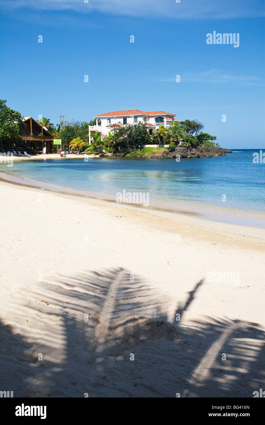 Honduras, Bay Islands, Roatan, Half Moon Bay Stock Photo - Alamy