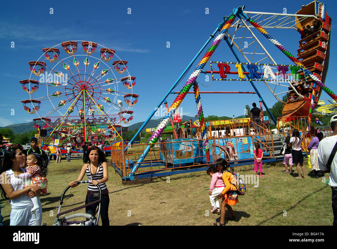 Romani family fair hi-res stock photography and images - Alamy