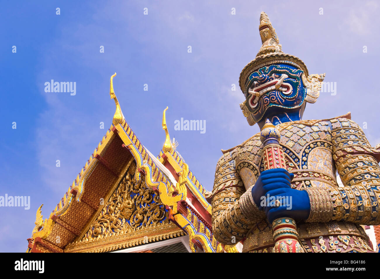 Temple of the Emerald Buddha (Wat Phra Kaew), Grand Palace, Bangkok ...